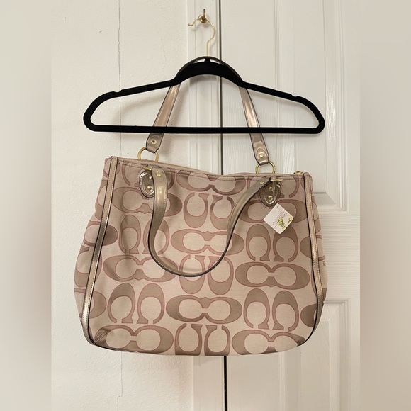 Coach | Bags | Authentic Coach Tote Purse Signature C Beige Light ...
